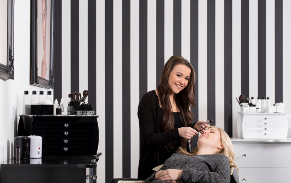 HOW TO FIND THE RIGHT STAFF FOR YOUR SALON
